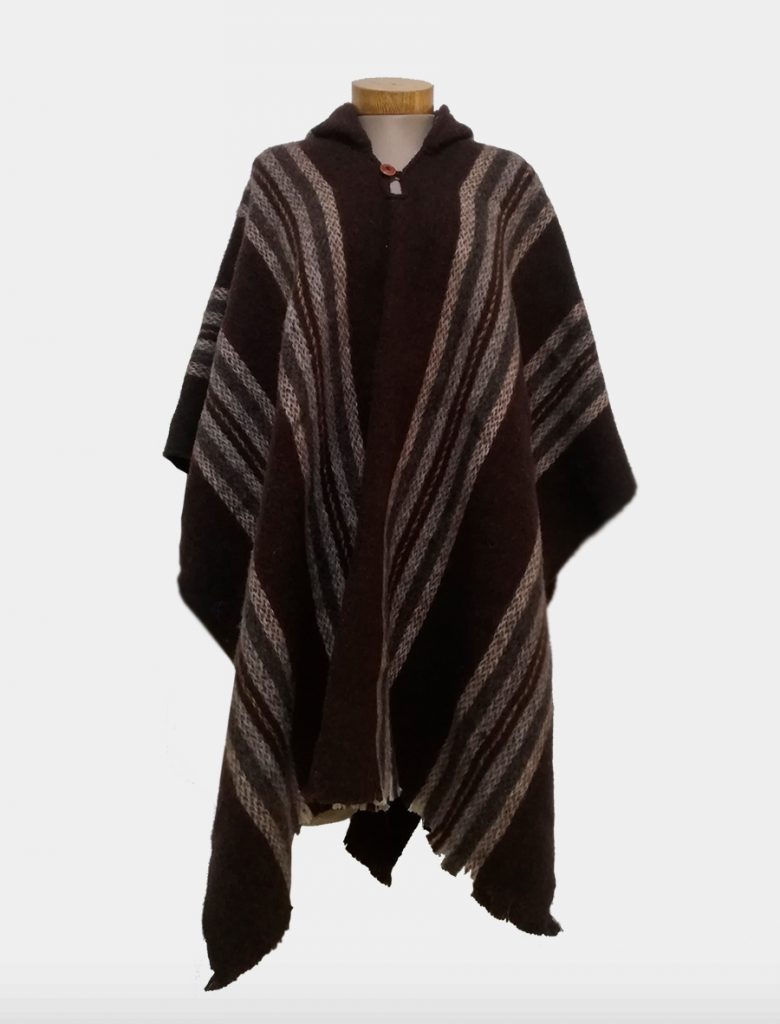 Ruanas boyacenses tejidas en telar en 100 % lana y en acrilico